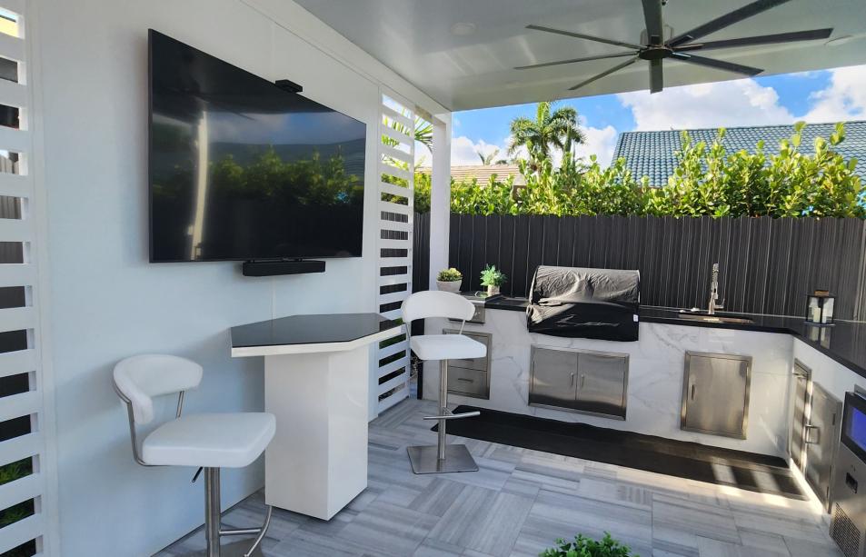 Pergola,Outdoor Kitchen - Aluminum pergola with outdoor kitchen and fan ...